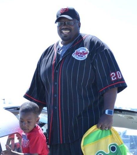 Sam Howard Spreading His Wings | Red Tailed Hawks Flying Club ...